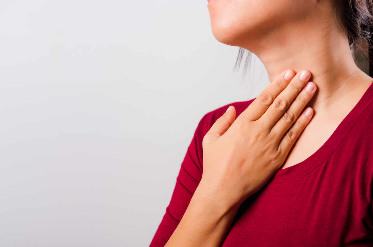 Cou qui gratte signification spirituelle & message caché